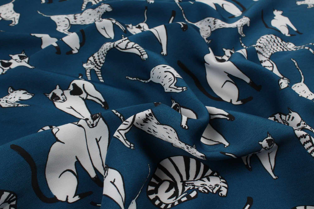 20 MTS ROLL - Soft Printed Satin - Cats - OFFER: 3€/MT — Fabric Sight